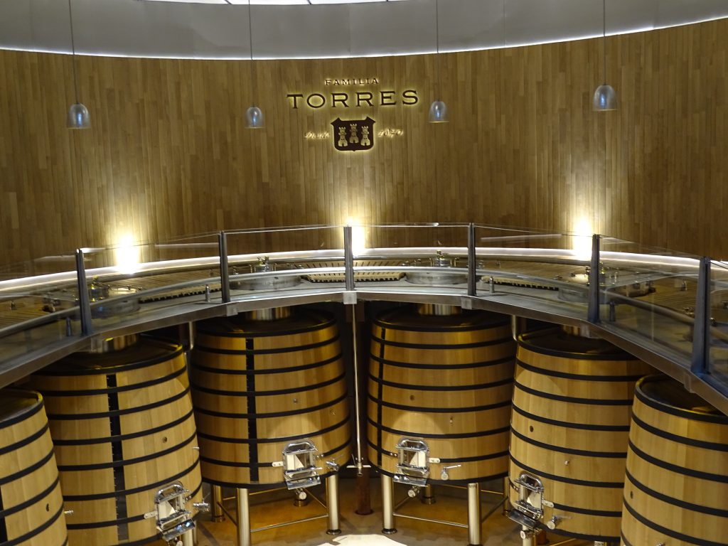 Visita Bodegas Torres: "Familiar, tradicional y pioneros" - BlogDiez